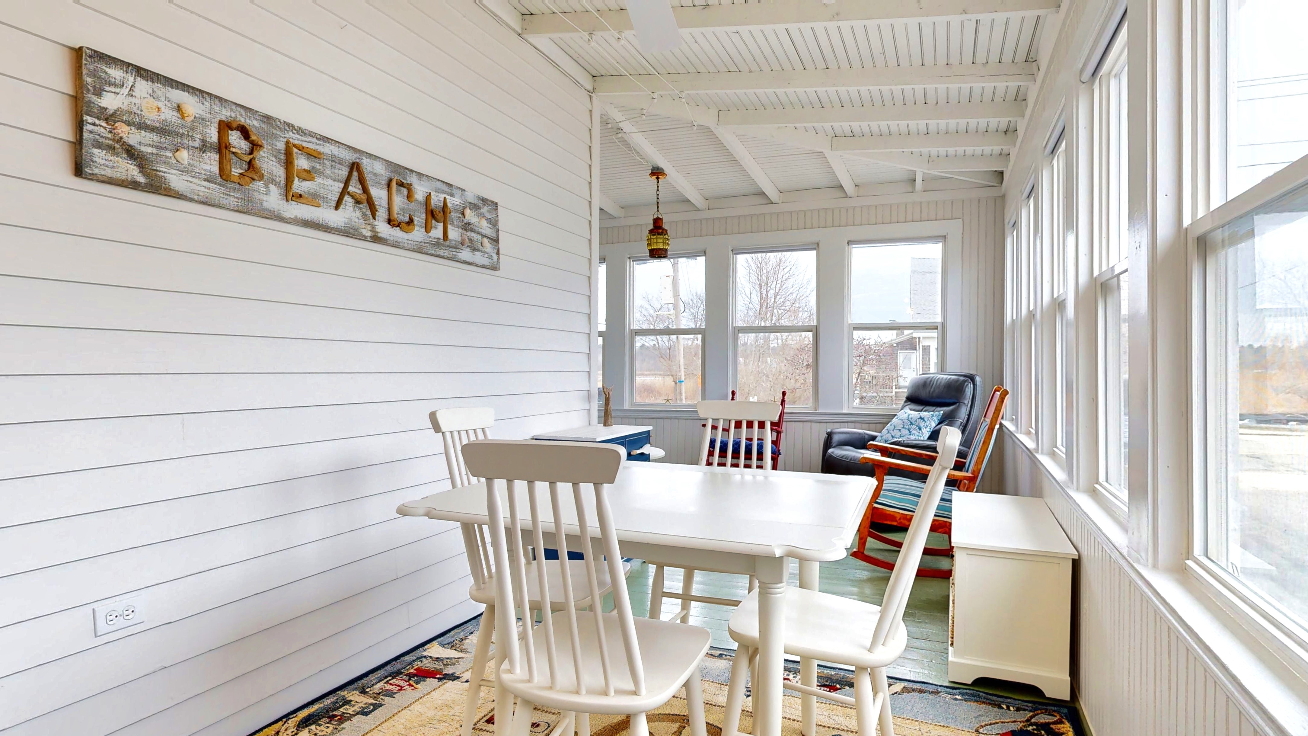 Driftwood Cottage – Pine Point Bliss