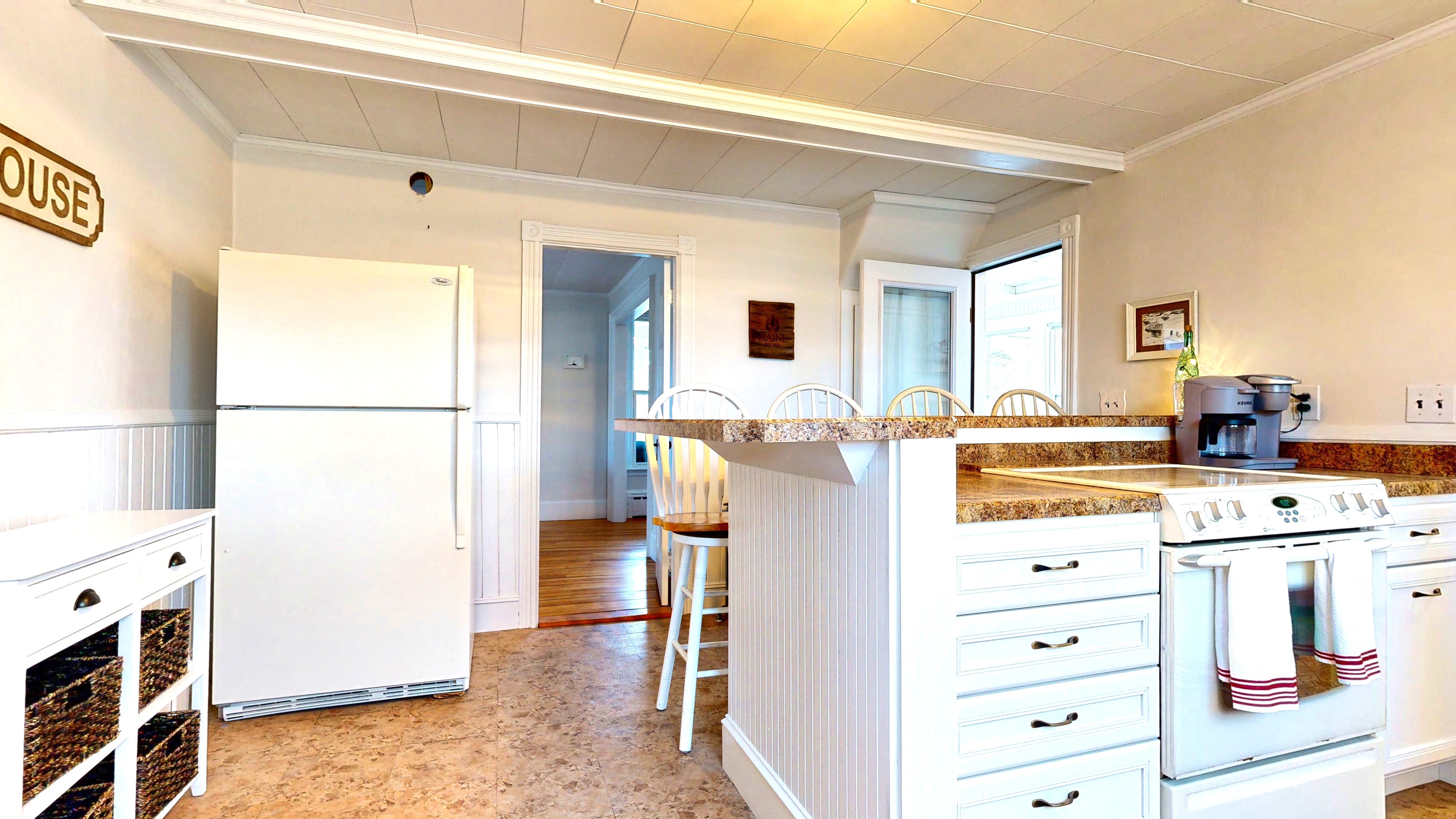 Driftwood Cottage – Pine Point Bliss